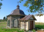 Ortodoks kiliseleri Chasovnya nadkladeznaya u Zelenetskogo Troitskogo monastyrya, Saint‑Petersburg ve Leningradskaya oblastı, foto
