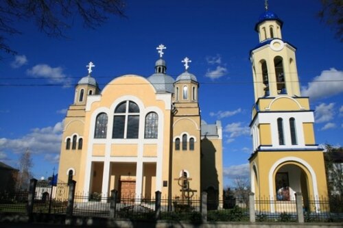 Ortodoks kiliseleri Khram svyatykh apostolov Petra i Pavla, Jovkva, foto