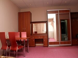 Zvezdnaya (Zvyozdnaya Street No:61Б), otel  Astrahan'dan