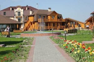 Petrovsky Brovar (вулиця Переяславський шлях No:131, Бровари), otel  Kiev Bölgesi'nden