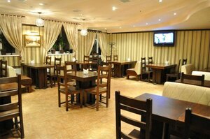 Restoran Oliver Twist (vulytsia Haharina No:20Б), restoran  Brovary'den