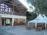 Restoran Aysberg (Kurortna vulytsia No:85), restoran  Primorsk'tan