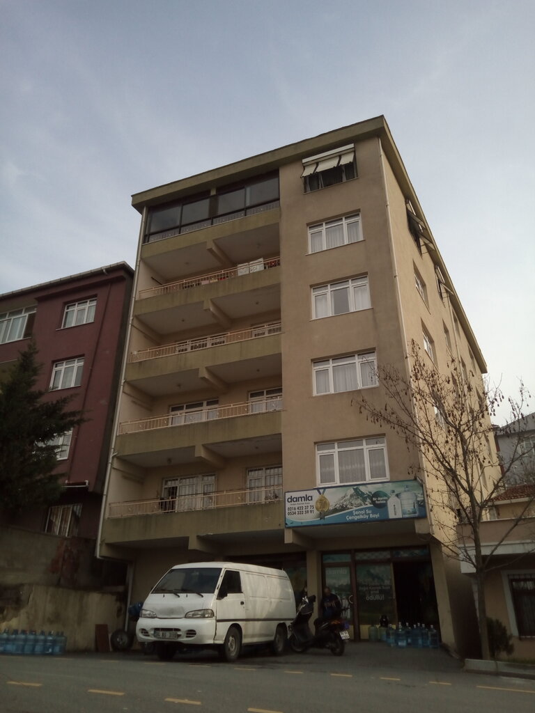 Su satışı Çengelköy Su, İstanbul, foto