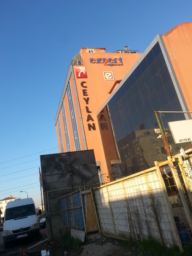 Otomobil yedek parçaları Ceylan Motorlu Araçlar, İstanbul, foto