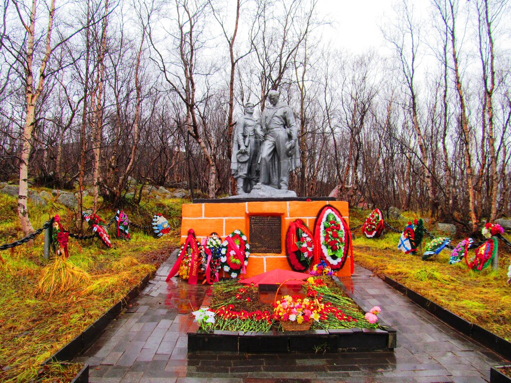 Anıt, heykel Воинам-североморцам, Murmanskaya oblastı, foto