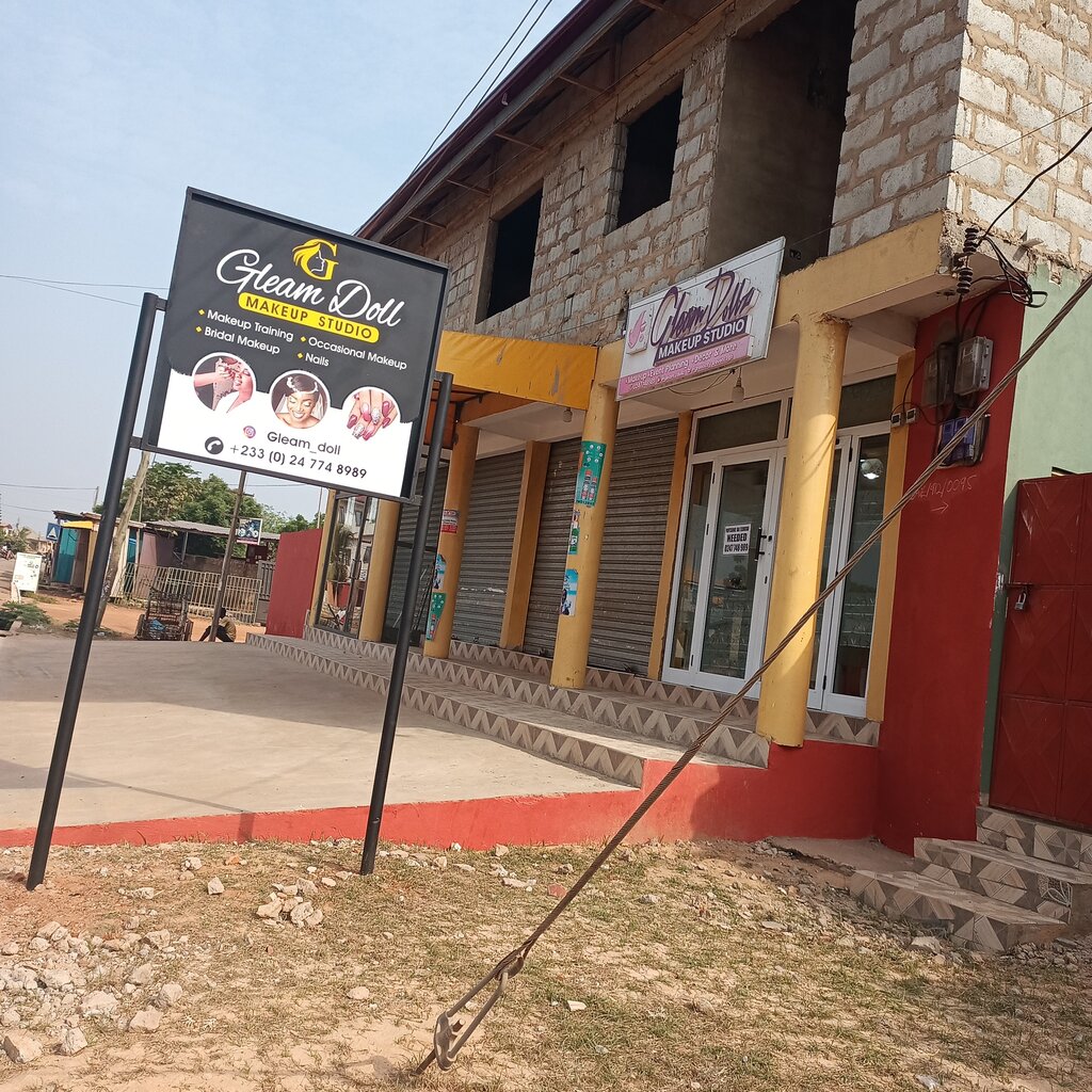 Stil uzmanı, makyöz Gleam Dollz, Dünya, foto