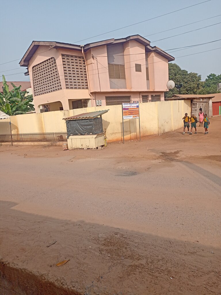 Protestan kilisesi Emmanuel Christian Church, Akra, foto