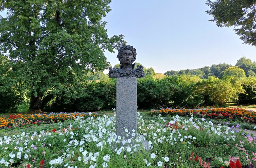 Anıt, heykel Бюст А.С. Пушкина, Pskovskaya oblastı, foto