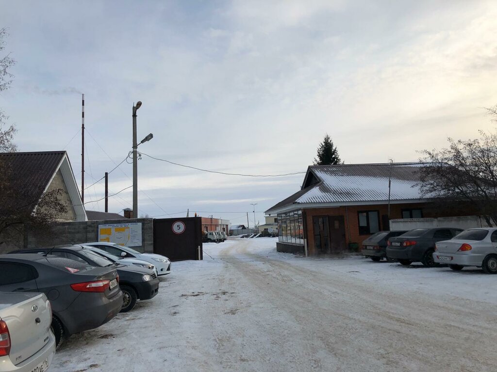 Otopark ve tamirhaneler Автобаза Вираж, Buinsk (Bua), foto