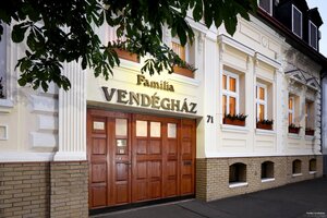 Família Vendégház (Szentharomsag 71,6725 Szeged,), otel  Szeged'den