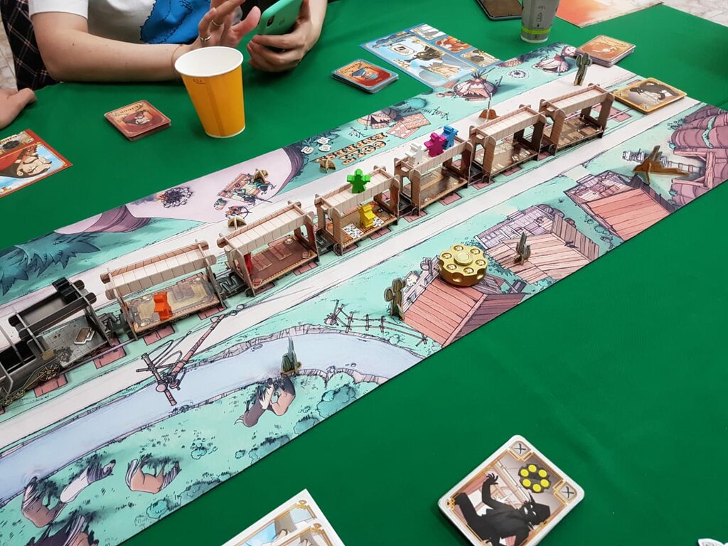 Masa oyunları ve zeka geliştirici oyunlar Veselo Sidim, Moskova, foto