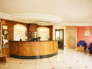 Londra (Emilia-Romagna, Ravenna, Cervia, Via Traversa, 8), otel