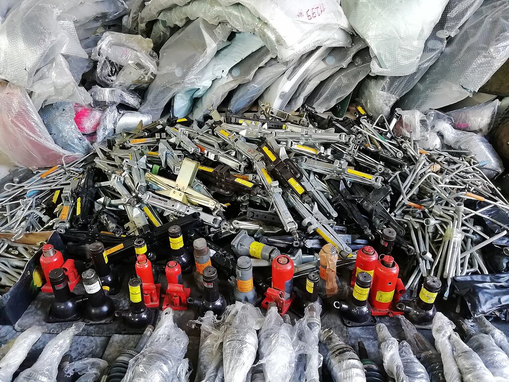 Otomobil yedek parçaları Первый километр, İrkutskaya oblastı, foto