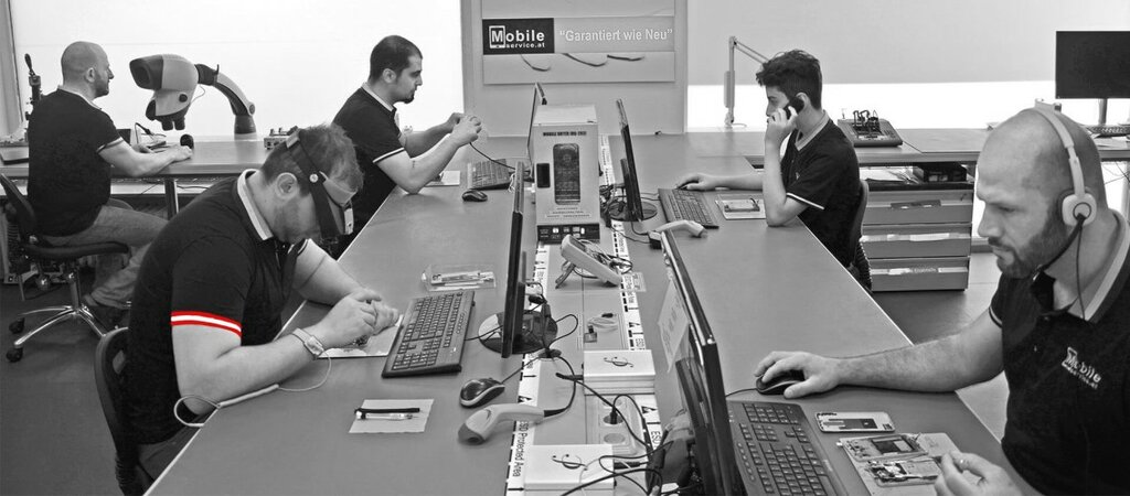 Cep telefonu ve aksesuarları satış mağazaları Mobileservice. at, Dünya, foto