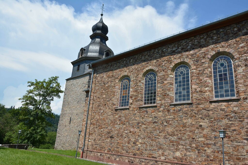 Dini dernekler St. Peter auf dem Berg - Evangelische Kirchengemeinde Bleidenstadt und Born, Taunusstein, foto