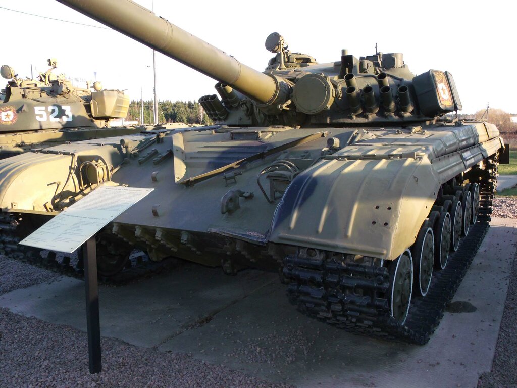 Teknoloji anıtı Командирский танк Т-64АК выпуска 1979 года, Moskova ve Moskovskaya oblastı, foto