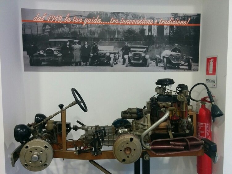 Sürücü kursları Autoscuola Aquila, Cenova, foto