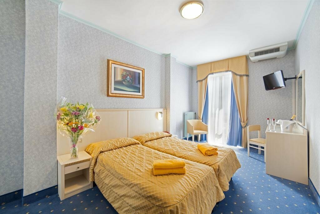 Otel Hotel Astor, Lombardiya, foto