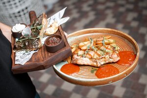 Veranda (проспект Айвазовского No:10А, Феодосия), restoran  Feodosya'dan (Kefe'den)