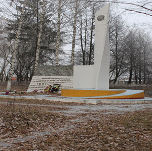 Погибшим в годы Великой Отечественной войны (Chuvash Republic, Tsivilskiy munitsipalny okrug, posyolok Opytny, Lugovaya ulitsa), anıt, heykel  Çuvaşya'dan