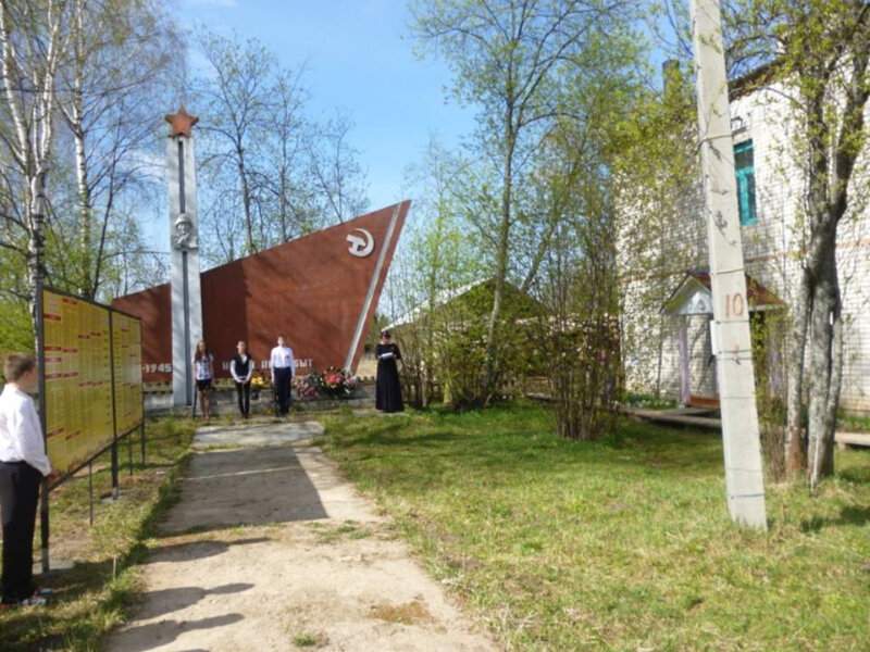 Anıt, heykel Воинам-землякам, Vologodskaya oblastı, foto