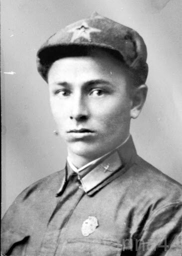 Anıt levhası, anıt taş Федору Алексеевичу Сироткину, İvanovskaya oblastı, foto