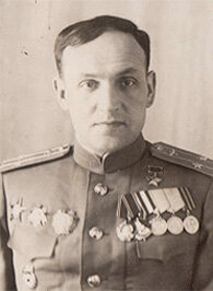 Ünlü kişilerin mezarları Герой Советского Союза В.А. Мациевич, Saint‑Petersburg, foto