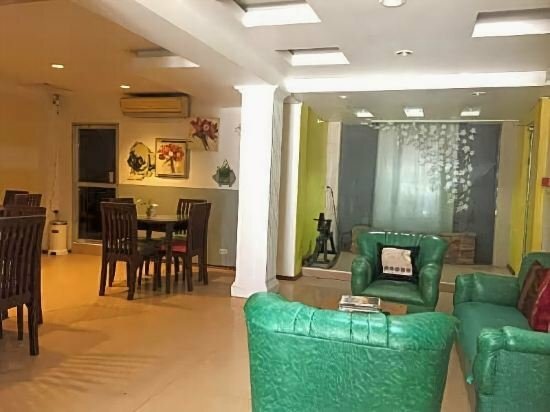 Otel 67th Boulevard Pension House, , foto