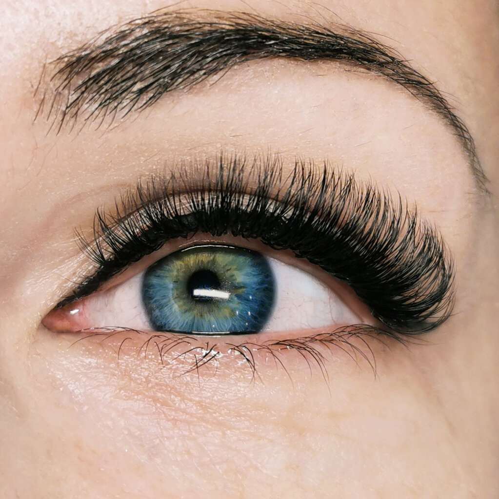 Kaş ve kirpik salonu Брусницы, Saint‑Petersburg, foto