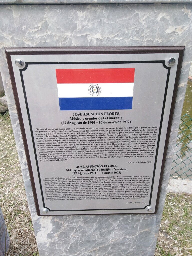 Park, sokak heykeli Jose Asuncion Flores Anıtı, Ankara, foto