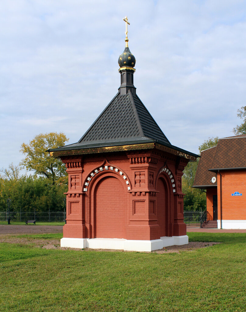 Şapel, haç anıtı Часовня Сергия Радонежского, Noginsk, foto