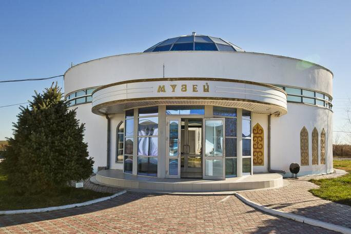 Müzeler ve sanat galerileri Музей Курмангазы Сагырбаева, Astrahanskaya oblastı, foto