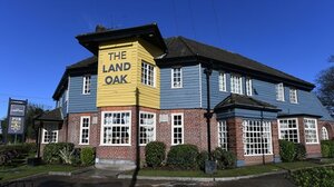 Land Oak (Kidderminster, Birmingham Road), bar  Kidderminster'dan