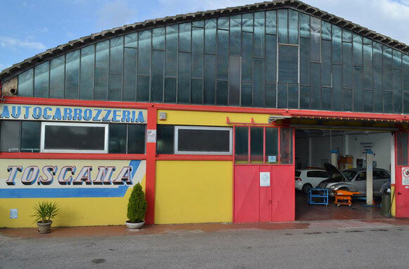 Otomobil servisi Autocarrozzeria Toscana, Toskana, foto