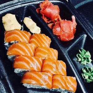 Sushi-Pizza Meiker (Lenina Street No:27), suşi restoranı  Kolçugino'dan