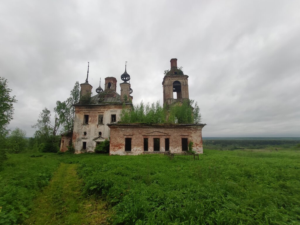 Ortodoks kiliseleri Tserkov Nikolaya Chudotvortsa V Kostome, Kostromskaya oblastı, foto