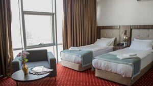 Legend Business Hotel (Autonomous Republic of Adjara, Batumi, Sherif Khimshiashvili Street), otel  Batum'dan