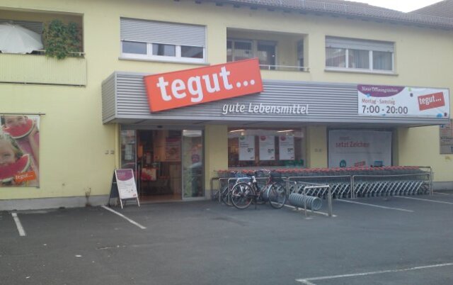 Süpermarket Tegut... gute Lebensmittel, Wurzburg, foto