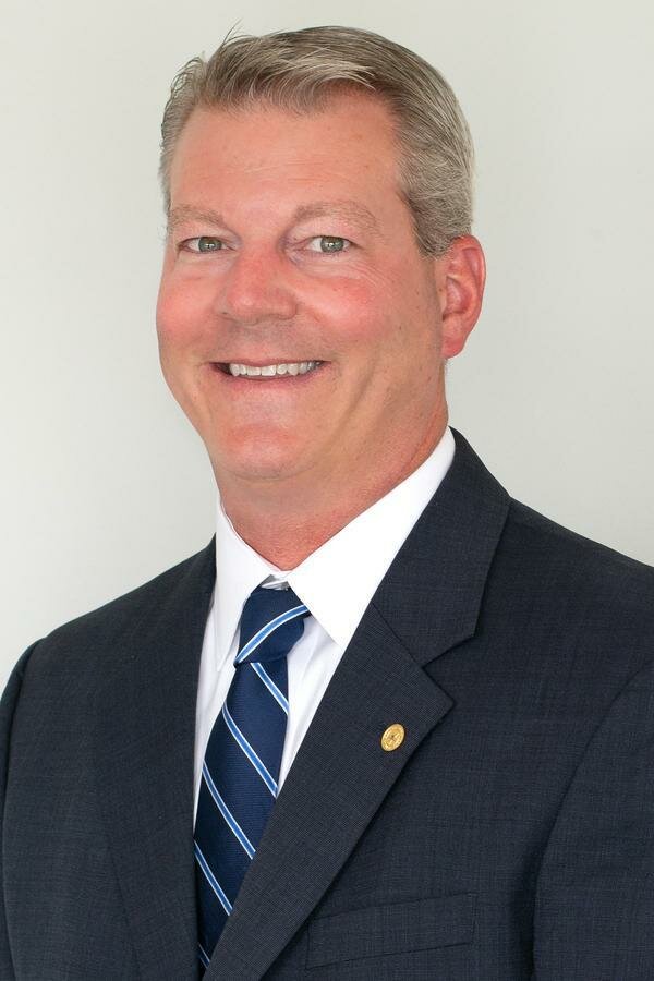 Yatırım fonu firmaları Edward Jones - Financial Advisor: Christopher C Godbold, Aams™, Michigan Eyaleti, foto