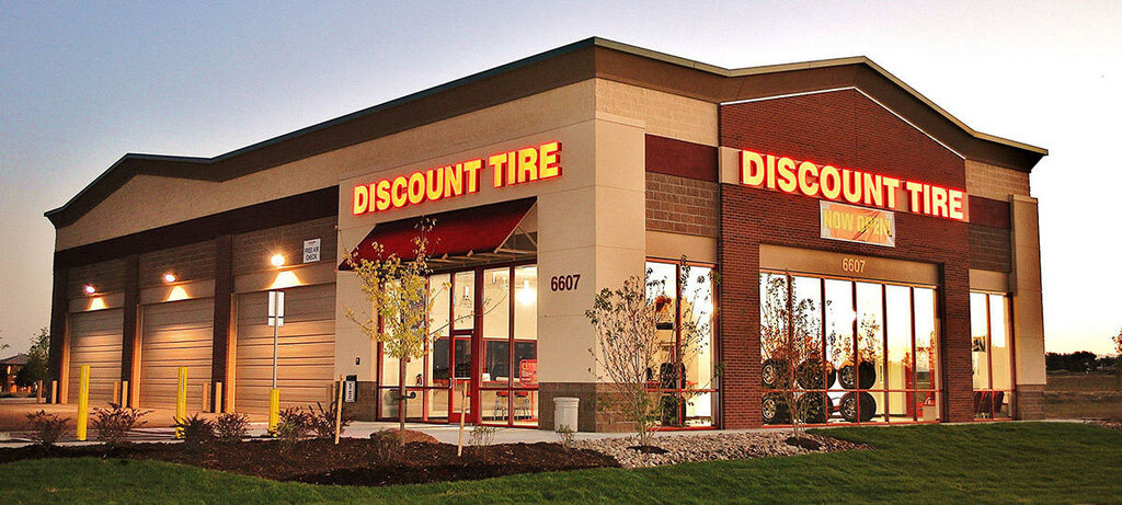 Jant ve lastikçiler Discount Tire, Kolarado Eyaleti, foto