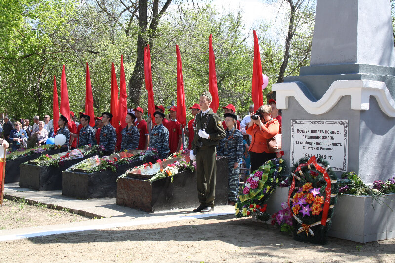 Anıt, heykel Братская могила советских воинов, погибших в период Сталинградской битвы, Volgogradskaya oblastı, foto