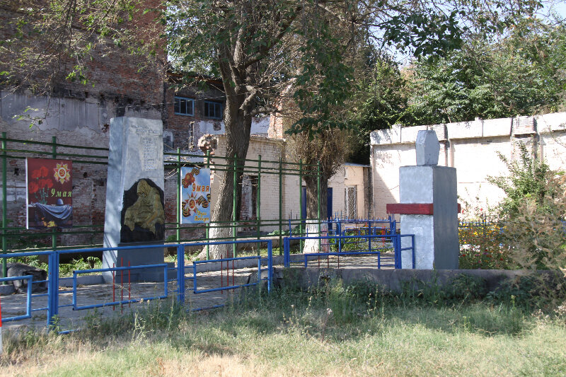 Anıt, heykel Воинам, погибшим в Великой Отечественной войне, Gudermes, foto