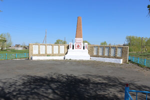 Жителям, погибшим в годы Великой Отечественной войны (Chelyabinsk Region, Uvelskiy rayon, selo Rozhdestvenka), anıt, heykel  Çeliabinskaya oblastından