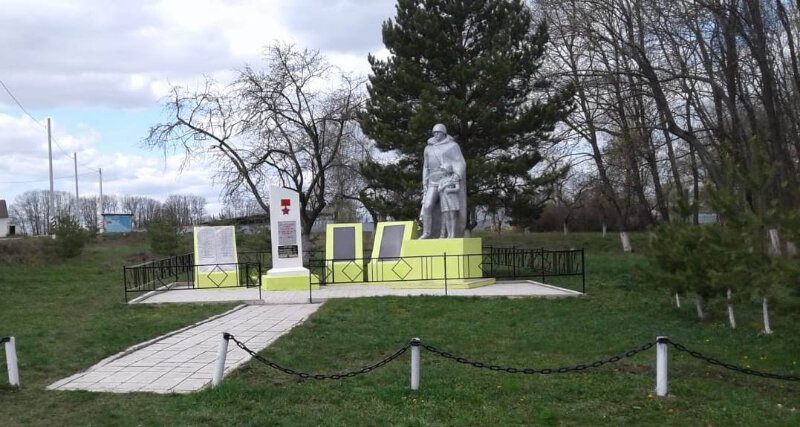 Anıt, heykel Братская могила воинов, погибших в 1941-1943 гг., Orlovskaya oblastı, foto