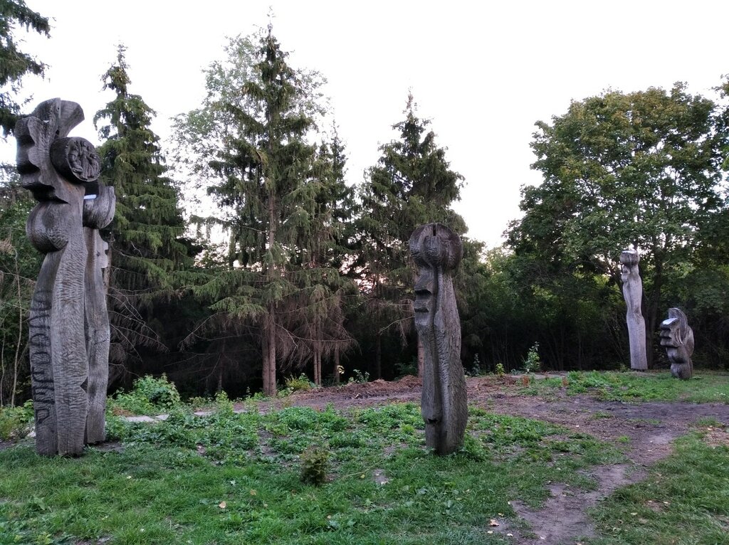 Park, sokak heykeli Lithuanian SSR, Ulyanovsk, foto