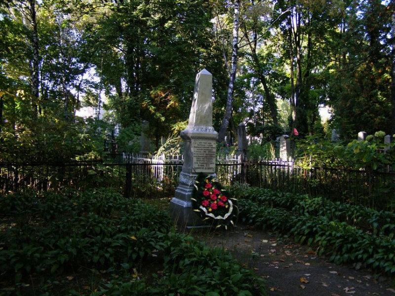 Anıt, heykel Братская могила подпольщиков, партизан и гражданского населения, Chernigov, foto