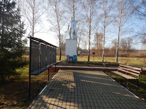 Воинам-землякам (Belgorod Region, Rakityanskiy rayon, Vyshnepenskoye selskoye poseleniye, selo Vyshniye Peny), anıt, heykel  Belgorodskaya oblastından