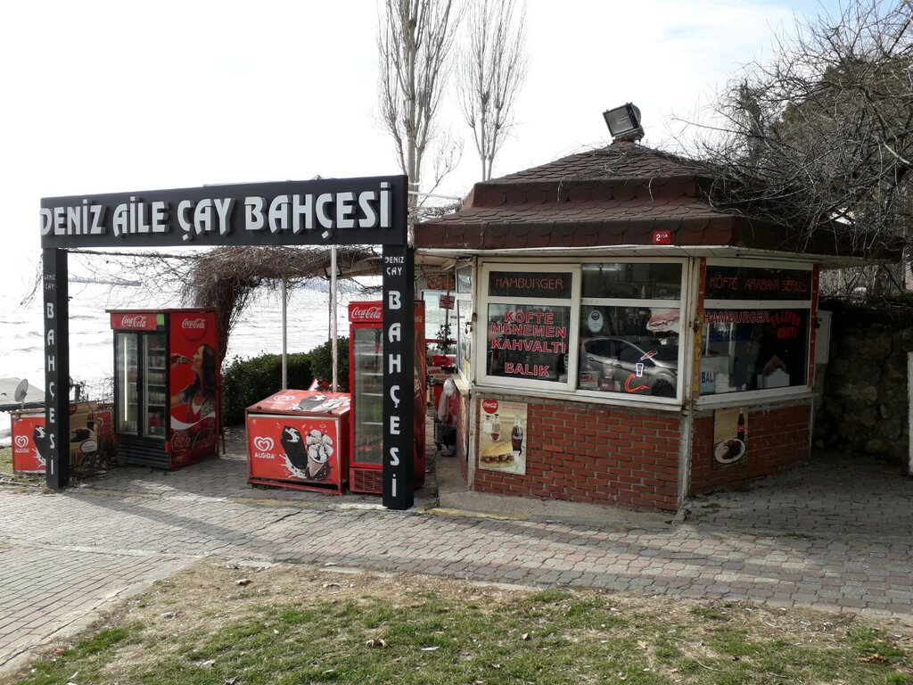 Kafe Denız Aıle Çay Bahcesı, İstanbul, foto