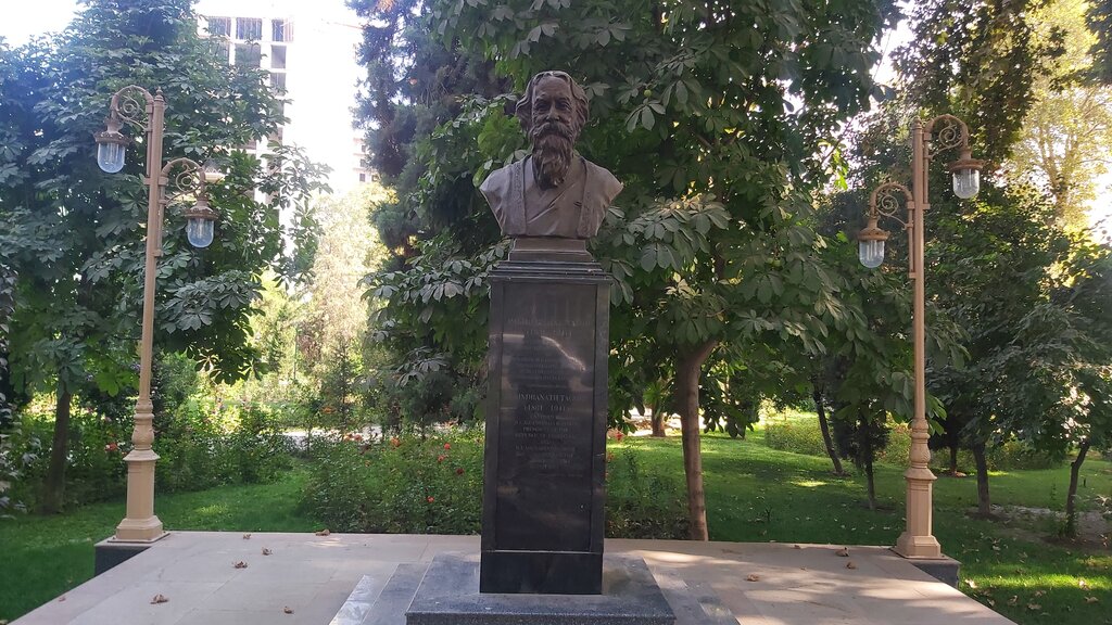 Anıt, heykel Rabindranath Tagore Heykeli, Duşanbe, foto