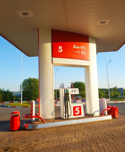 Benzin istasyonu Lukojl, Vytegra, foto